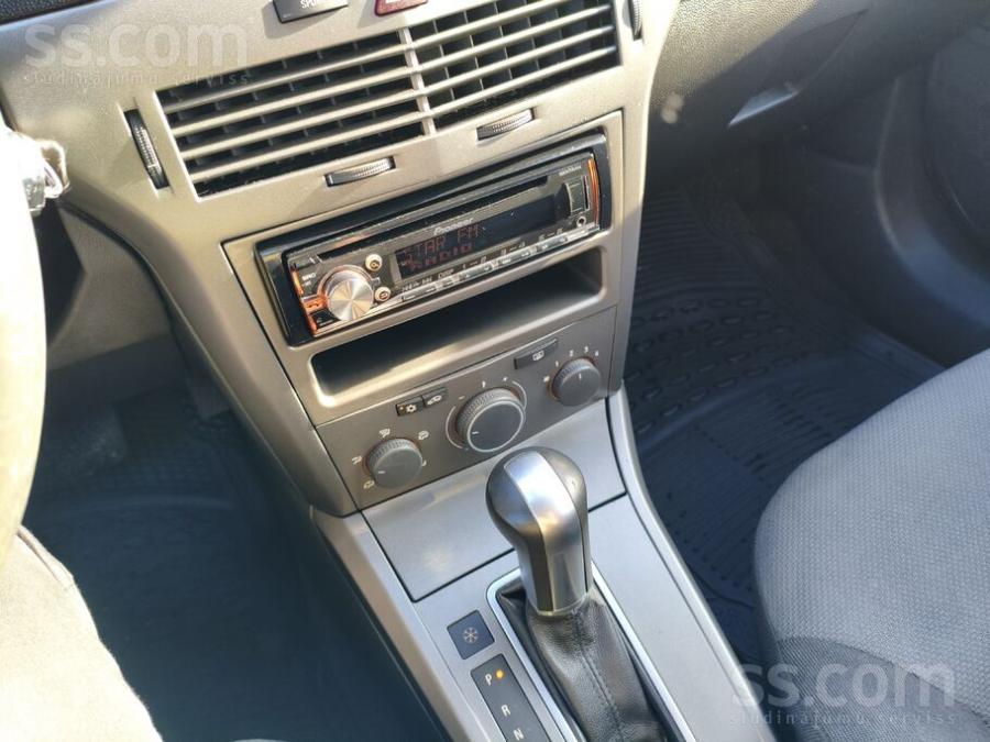 Blue Opel Astra 2006 in Valmiera, with an engine capacity of 1.80 L and mileage of 196 thousand km for 2050 €, photo 12 on AUTOMOTO.COM.LV