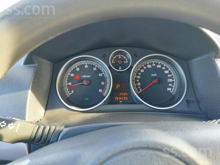 Blue Opel Astra 2006 in Valmiera, with an engine capacity of 1.80 L and mileage of 196 thousand km for 2050 €, photo 13 on AUTOMOTO.COM.LV