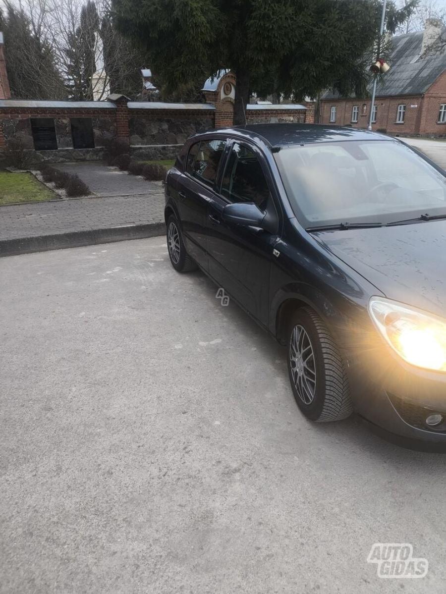 Zils Opel Astra 2007 Pasvalys, ar dzinēja tilpumu 1.90 L un nobraukumu 280 tūkst. km par 1050 €, foto 3 vietnē AUTOMOTO.COM.LV