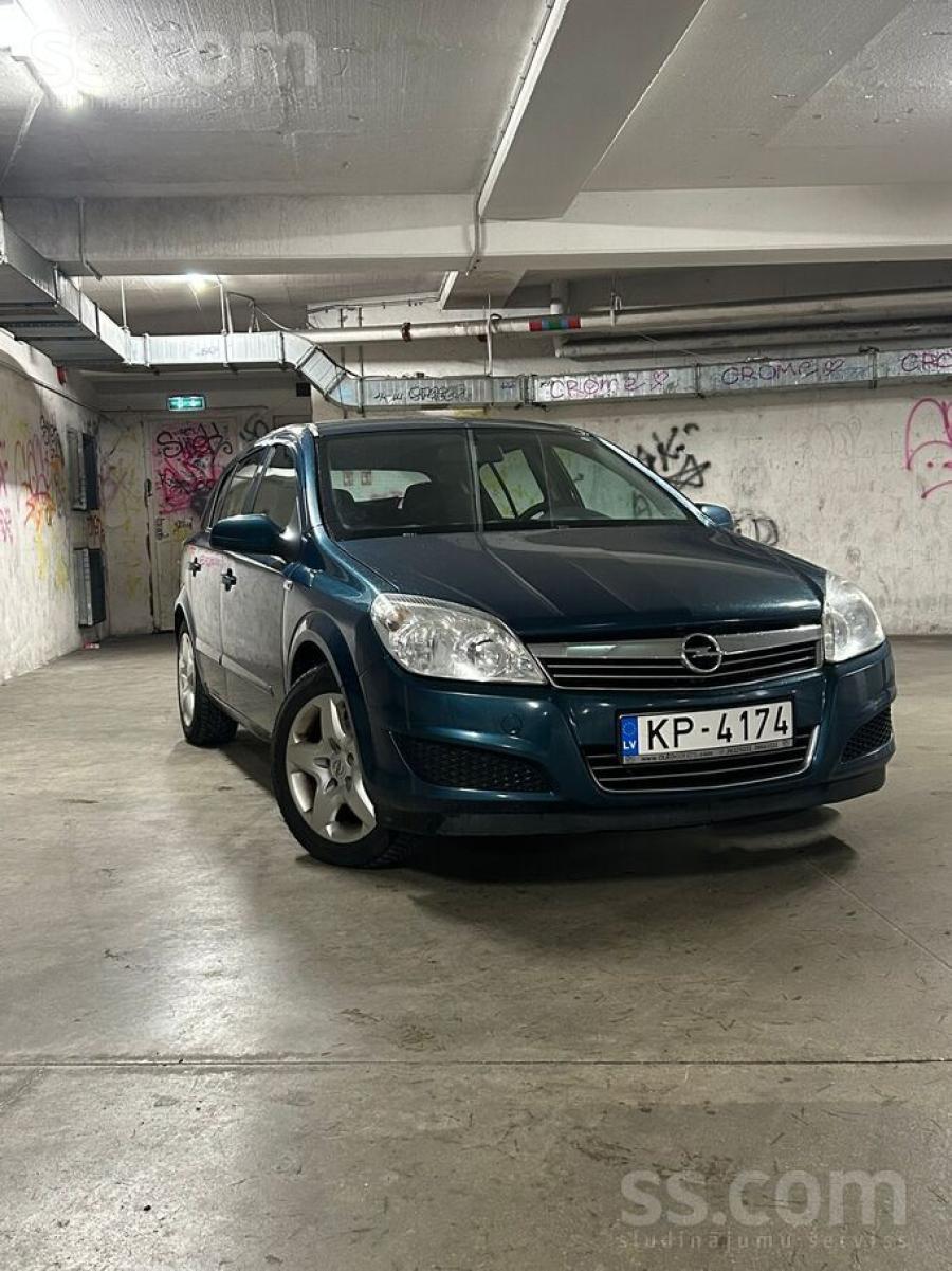 Blue Opel Astra 2007 in Liepaja, with an engine capacity of 1.70 L and mileage of 263 thousand km for 1750 €, photo 1 on AUTOMOTO.COM.LV