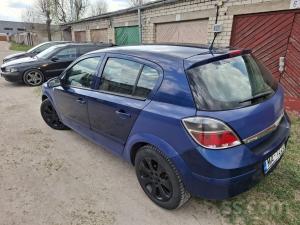 Blue Opel Astra 2007 in Riga, with an engine capacity of 1.90 L and mileage of 305 thousand km for 800 €, photo 5 on AUTOMOTO.COM.LV