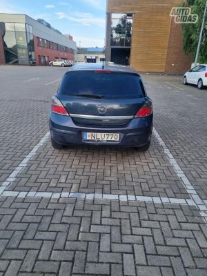 Blue Opel Astra 2007 in Trakai, with an engine capacity of 1.30 L and mileage of 312 thousand km for 650 €, photo 5 on AUTOMOTO.COM.LV