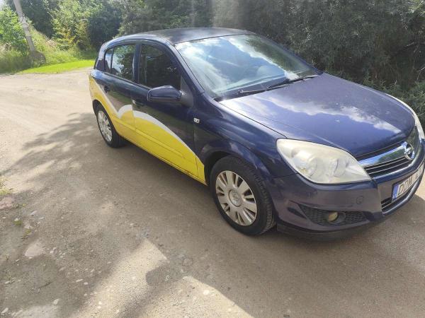 Blue Opel Astra 2007 in Kretinga, with an engine capacity of 0.00 L and mileage of 235 thousand km for 750 €, photo 3 on AUTOMOTO.COM.LV