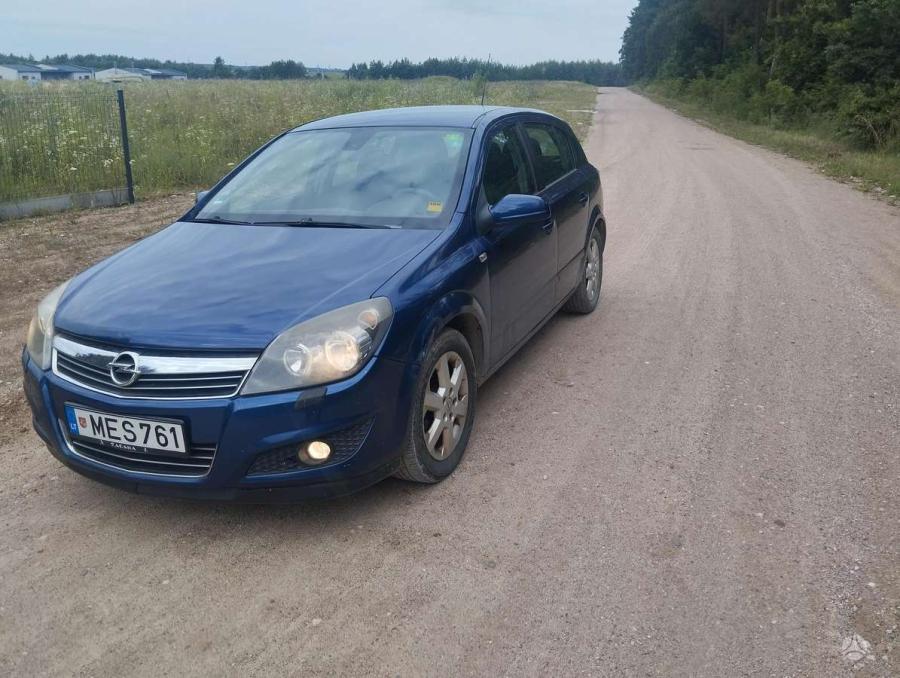 Blue Opel Astra 2007 in Trakai, with an engine capacity of 0.00 L and mileage of 301 thousand km for 1199 €, photo 1 on AUTOMOTO.COM.LV