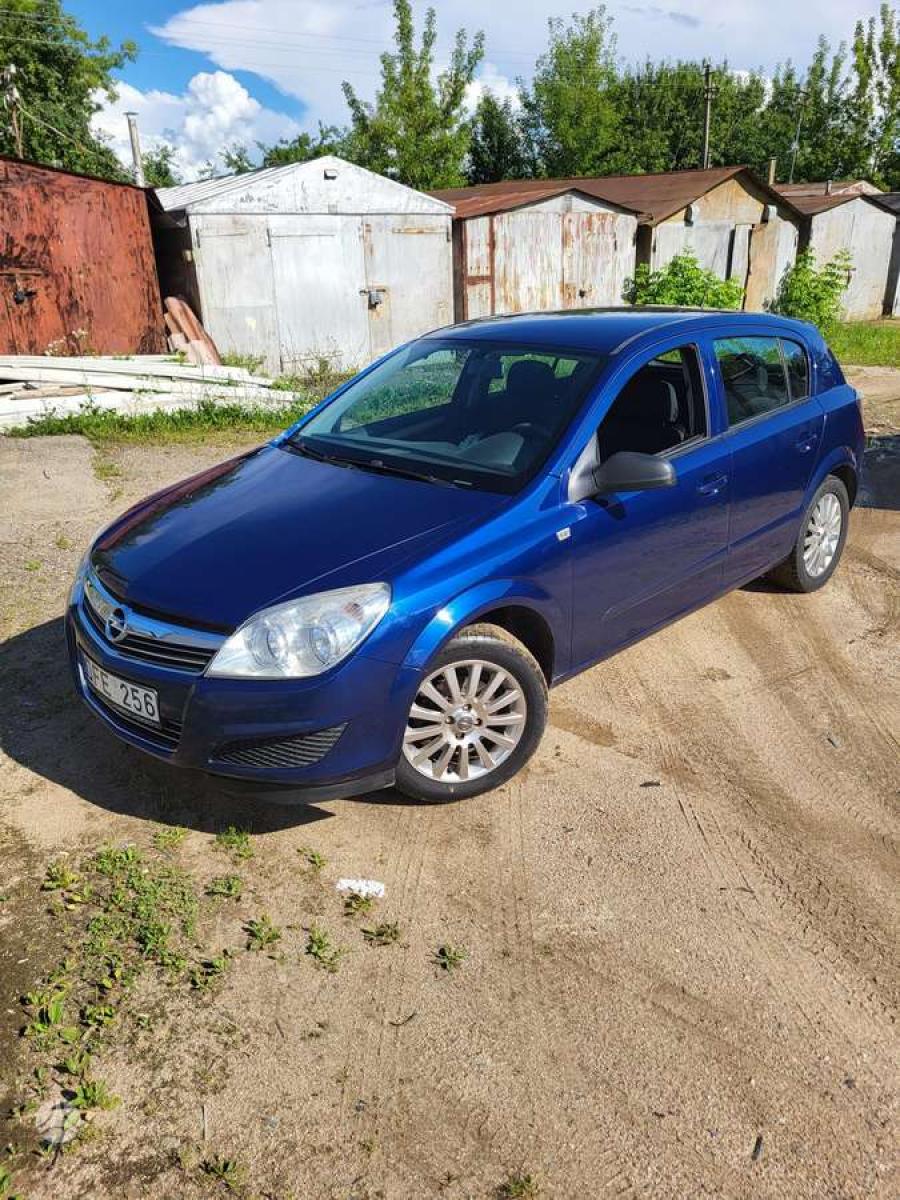 Zils Opel Astra 2007 Panevēža, ar dzinēja tilpumu 1.36 L un nobraukumu 137 tūkst. km par 690 €, foto 1 vietnē AUTOMOTO.COM.LV