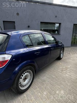 Zils Opel Astra 2007 Valmiera, ar dzinēja tilpumu 1.60 L un nobraukumu 186 tūkst. km par 1000 €, foto  vietnē AUTOMOTO.COM.LV