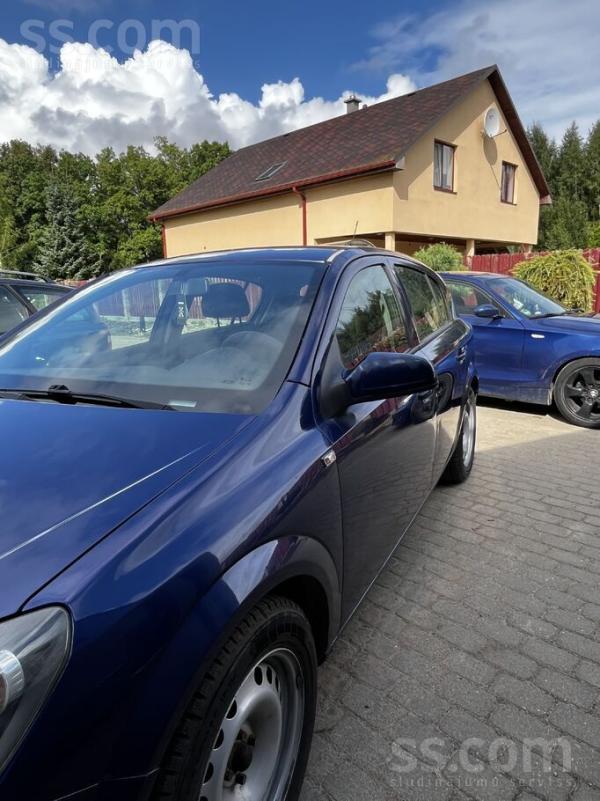 Zils Opel Astra 2007 Valmiera, ar dzinēja tilpumu 1.60 L un nobraukumu 186 tūkst. km par 1000 €, foto 2 vietnē AUTOMOTO.COM.LV