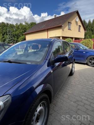Zils Opel Astra 2007 Valmiera, ar dzinēja tilpumu 1.60 L un nobraukumu 186 tūkst. km par 1000 €, foto 3 vietnē AUTOMOTO.COM.LV