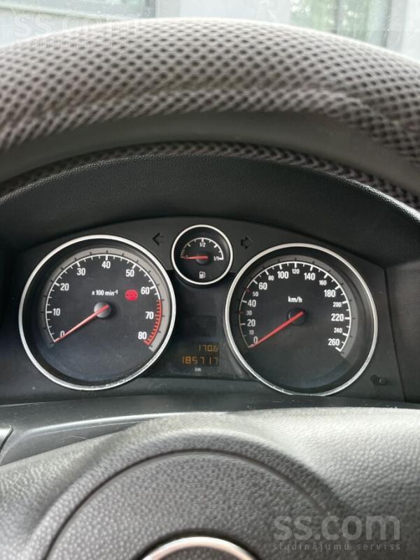 Zils Opel Astra 2007 Valmiera, ar dzinēja tilpumu 1.60 L un nobraukumu 186 tūkst. km par 1000 €, foto 8 vietnē AUTOMOTO.COM.LV
