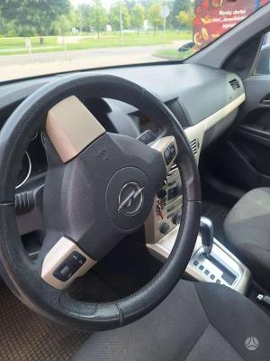Zils Opel Astra 2007 Alīta, ar dzinēja tilpumu 1.91 L un nobraukumu 261 tūkst. km par 2000 €, foto 7 vietnē AUTOMOTO.COM.LV