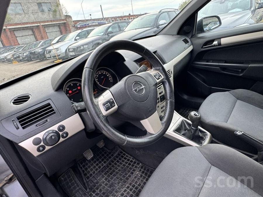 Zils Opel Astra 2007 Daugavpils, ar dzinēja tilpumu 1.70 L un nobraukumu 0 tūkst. km par 1250 €, foto 13 vietnē AUTOMOTO.COM.LV