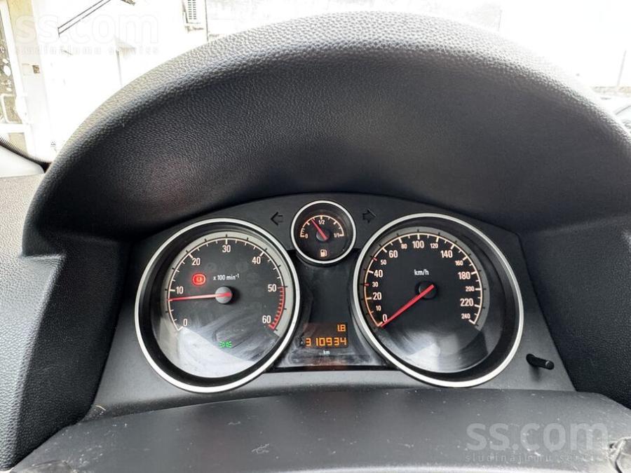Zils Opel Astra 2007 Daugavpils, ar dzinēja tilpumu 1.70 L un nobraukumu 0 tūkst. km par 1250 €, foto 14 vietnē AUTOMOTO.COM.LV