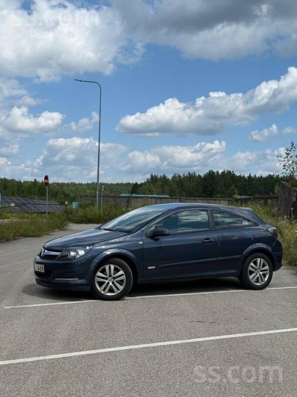 Blue Opel Astra 2007 in Daugavpils, with an engine capacity of 1.70 L and mileage of 250 thousand km for 1350 €, photo 1 on AUTOMOTO.COM.LV