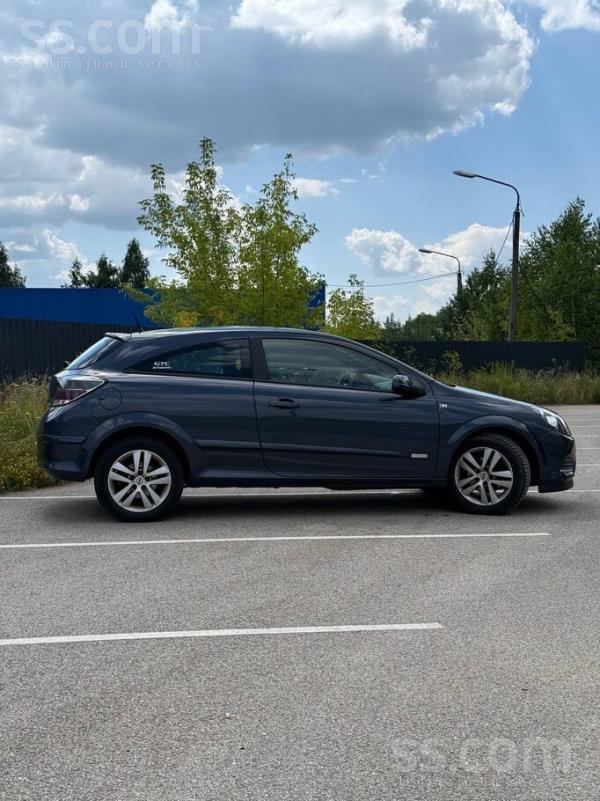 Blue Opel Astra 2007 in Daugavpils, with an engine capacity of 1.70 L and mileage of 250 thousand km for 1350 €, photo 4 on AUTOMOTO.COM.LV