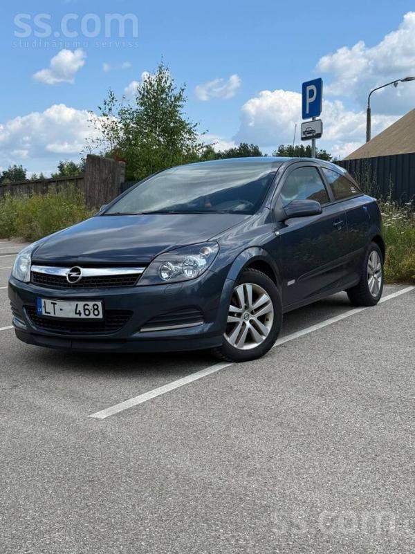 Blue Opel Astra 2007 in Daugavpils, with an engine capacity of 1.70 L and mileage of 250 thousand km for 1350 €, photo 5 on AUTOMOTO.COM.LV