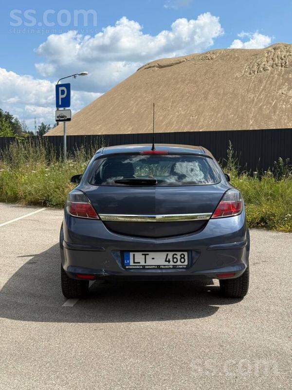 Blue Opel Astra 2007 in Daugavpils, with an engine capacity of 1.70 L and mileage of 250 thousand km for 1350 €, photo 6 on AUTOMOTO.COM.LV