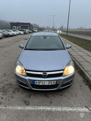 Blue Opel Astra 2008 in Kaunas, with an engine capacity of 1.91 L and mileage of 357 thousand km for 1450 €, photo  on AUTOMOTO.COM.LV