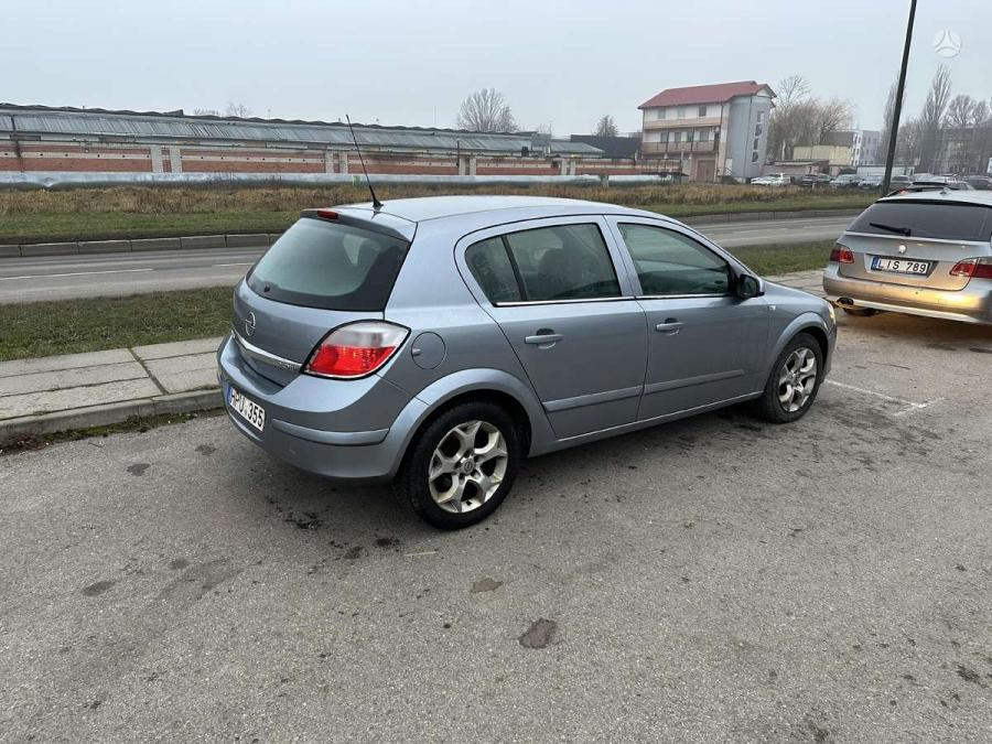 Zils Opel Astra 2008 Kauņa, ar dzinēja tilpumu 1.91 L un nobraukumu 357 tūkst. km par 1450 €, foto 3 vietnē AUTOMOTO.COM.LV