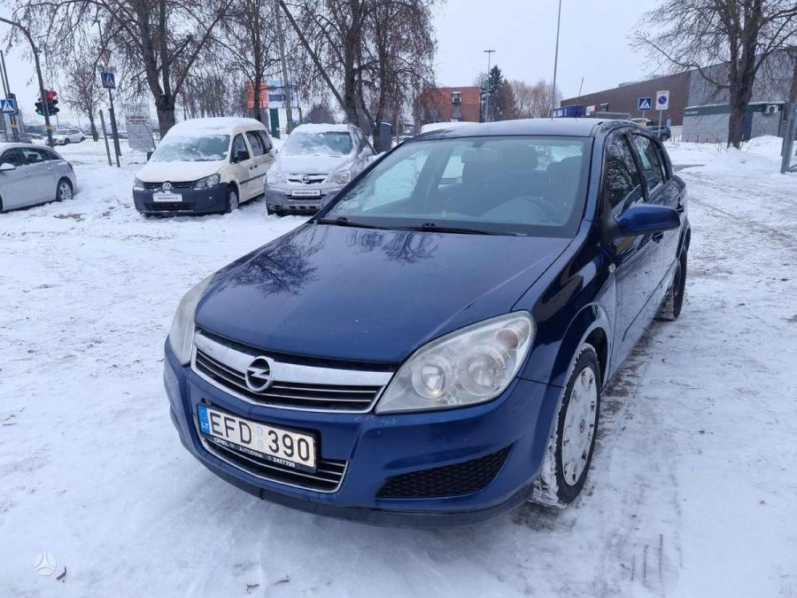 Blue Opel Astra 2008 in Kaunas, with an engine capacity of 1.70 L and mileage of 190 thousand km for 850 €, photo 4 on AUTOMOTO.COM.LV