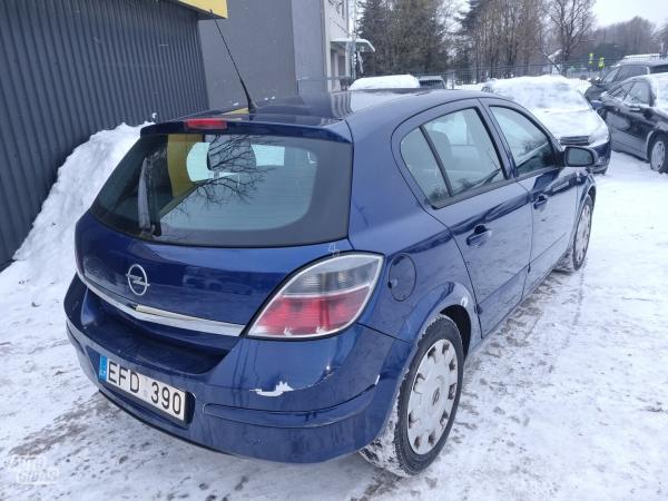 Blue Opel Astra 2008 in Kaunas, with an engine capacity of 1.70 L and mileage of 190 thousand km for 850 €, photo 2 on AUTOMOTO.COM.LV