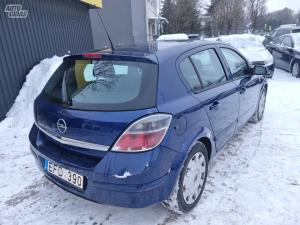Blue Opel Astra 2008 in Kaunas, with an engine capacity of 1.70 L and mileage of 190 thousand km for 850 €, photo 2 on AUTOMOTO.COM.LV
