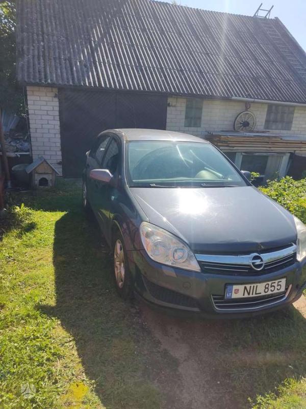 Blue Opel Astra 2008 in Kupiskis, with an engine capacity of 1.36 L and mileage of 400 thousand km for 1200 €, photo 8 on AUTOMOTO.COM.LV