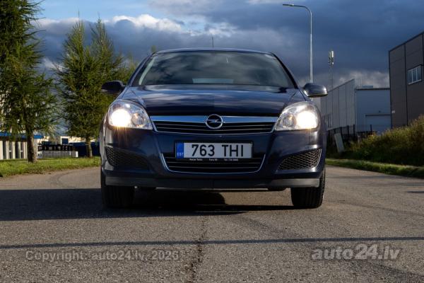 Blue Opel Astra 2008 in Tartu, with an engine capacity of 1.60 L and mileage of 107 thousand km for 2399 €, photo 3 on AUTOMOTO.COM.LV
