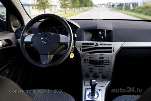 Blue Opel Astra 2008 in Tartu, with an engine capacity of 1.60 L and mileage of 107 thousand km for 2399 €, photo 10 on AUTOMOTO.COM.LV