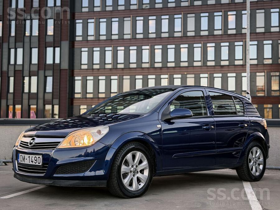 Zils Opel Astra 2008 Rīga, ar dzinēja tilpumu 1.70 L un nobraukumu 351 tūkst. km par 1000 €, foto 3 vietnē AUTOMOTO.COM.LV