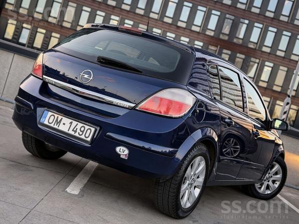 Zils Opel Astra 2008 Rīga, ar dzinēja tilpumu 1.70 L un nobraukumu 351 tūkst. km par 1000 €, foto 5 vietnē AUTOMOTO.COM.LV