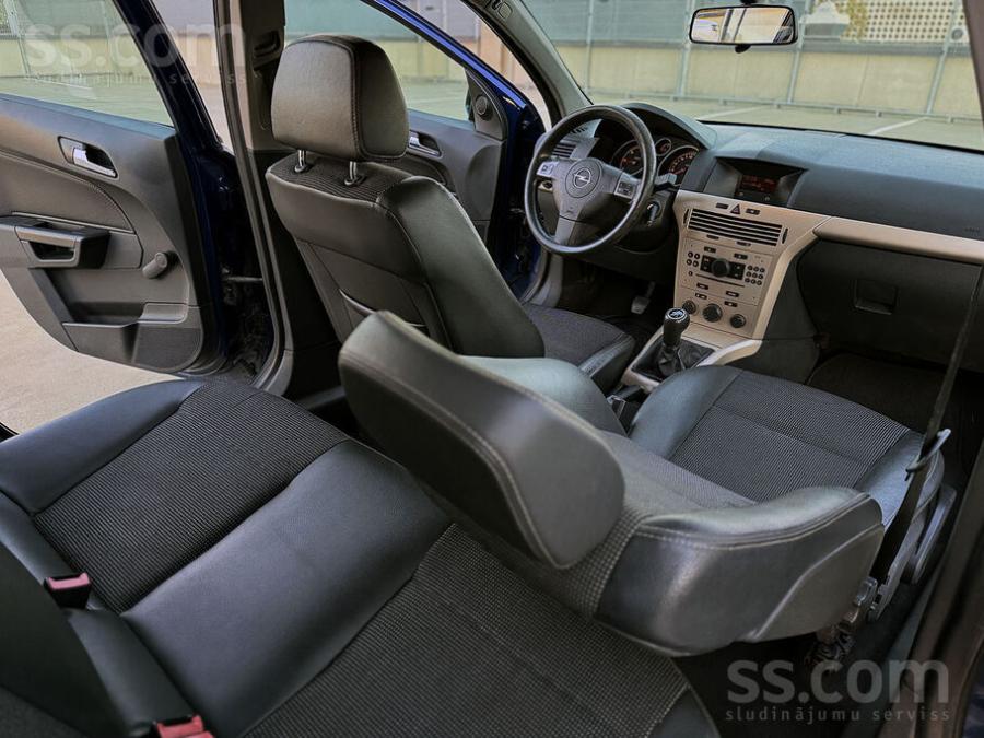 Zils Opel Astra 2008 Rīga, ar dzinēja tilpumu 1.70 L un nobraukumu 351 tūkst. km par 1000 €, foto 8 vietnē AUTOMOTO.COM.LV