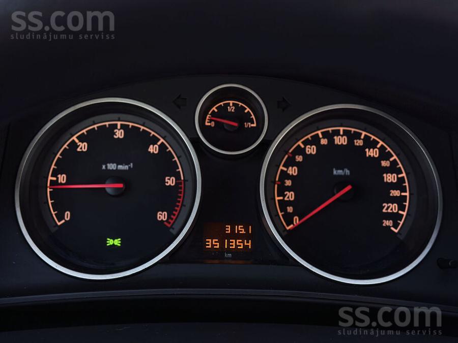 Zils Opel Astra 2008 Rīga, ar dzinēja tilpumu 1.70 L un nobraukumu 351 tūkst. km par 1000 €, foto 14 vietnē AUTOMOTO.COM.LV
