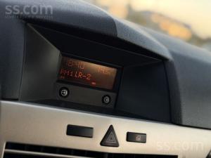 Zils Opel Astra 2008 Rīga, ar dzinēja tilpumu 1.70 L un nobraukumu 351 tūkst. km par 1000 €, foto 15 vietnē AUTOMOTO.COM.LV