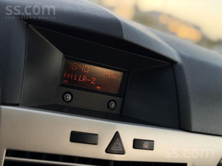 Zils Opel Astra 2008 Rīga, ar dzinēja tilpumu 1.70 L un nobraukumu 351 tūkst. km par 1000 €, foto 15 vietnē AUTOMOTO.COM.LV