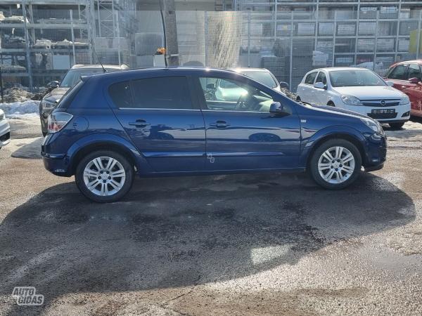 Zils Opel Astra 2009 Kauņa, ar dzinēja tilpumu 1.60 L un nobraukumu 140 tūkst. km par 3700 €, foto 4 vietnē AUTOMOTO.COM.LV
