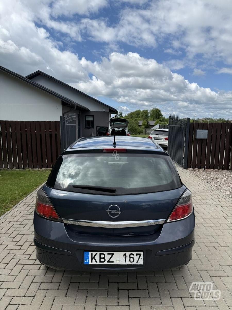 Zils Opel Astra 2009 Marijampole, ar dzinēja tilpumu 1.70 L un nobraukumu 206 tūkst. km par 950 €, foto 7 vietnē AUTOMOTO.COM.LV