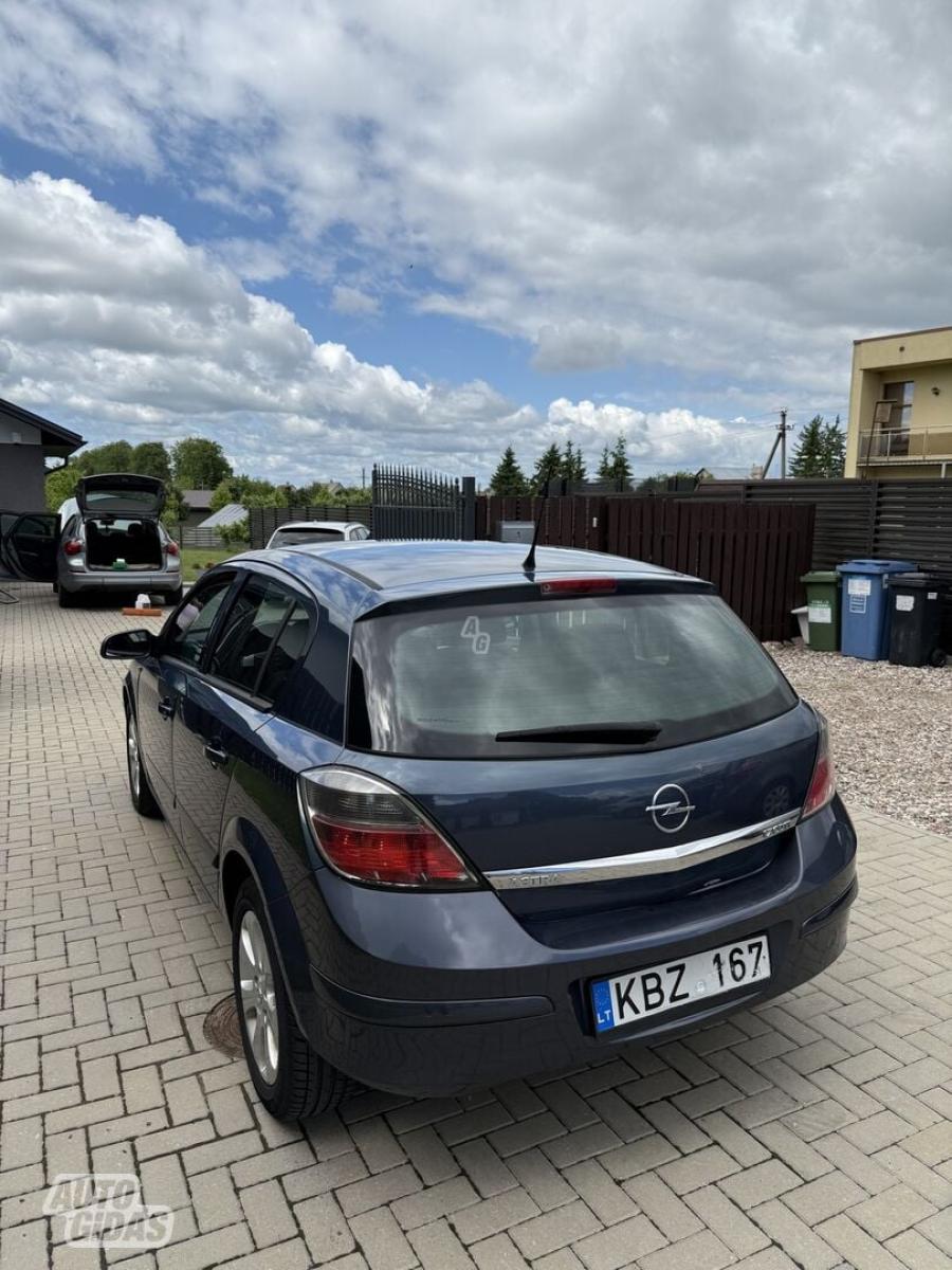 Zils Opel Astra 2009 Marijampole, ar dzinēja tilpumu 1.70 L un nobraukumu 206 tūkst. km par 950 €, foto 8 vietnē AUTOMOTO.COM.LV