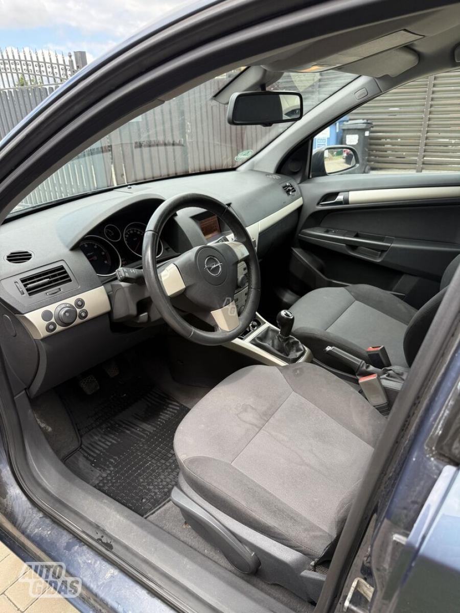 Zils Opel Astra 2009 Marijampole, ar dzinēja tilpumu 1.70 L un nobraukumu 206 tūkst. km par 950 €, foto 10 vietnē AUTOMOTO.COM.LV