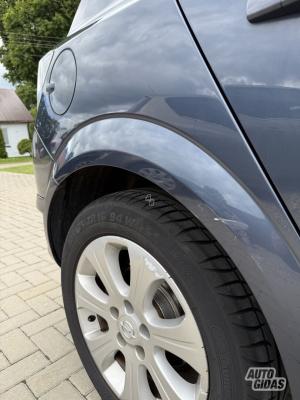 Zils Opel Astra 2009 Marijampole, ar dzinēja tilpumu 1.70 L un nobraukumu 206 tūkst. km par 950 €, foto 19 vietnē AUTOMOTO.COM.LV
