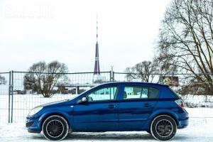 Zils Opel Astra 2009 Rīga, ar dzinēja tilpumu 1.30 L un nobraukumu 358 tūkst. km par 2290 €, foto 5 vietnē AUTOMOTO.COM.LV