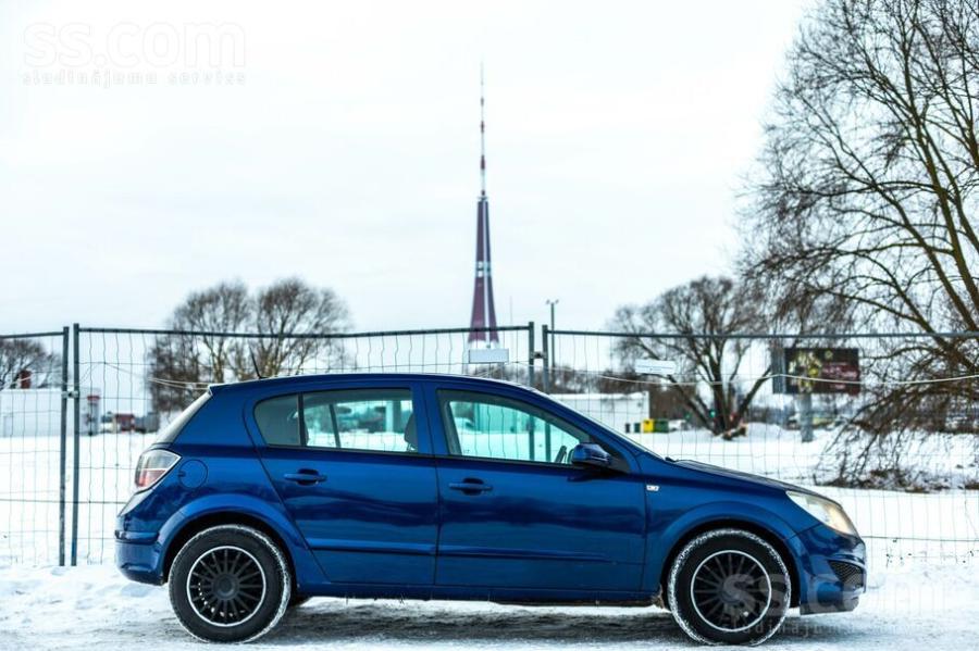 Zils Opel Astra 2009 Rīga, ar dzinēja tilpumu 1.30 L un nobraukumu 358 tūkst. km par 2290 €, foto 6 vietnē AUTOMOTO.COM.LV