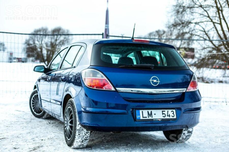 Zils Opel Astra 2009 Rīga, ar dzinēja tilpumu 1.30 L un nobraukumu 358 tūkst. km par 2290 €, foto 7 vietnē AUTOMOTO.COM.LV