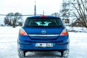 Zils Opel Astra 2009 Rīga, ar dzinēja tilpumu 1.30 L un nobraukumu 358 tūkst. km par 2290 €, foto 9 vietnē AUTOMOTO.COM.LV