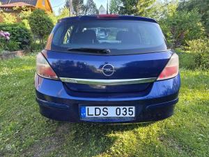 Blue Opel Astra 2009 in Utena, with an engine capacity of 1.36 L and mileage of 192 thousand km for 1100 €, photo 6 on AUTOMOTO.COM.LV