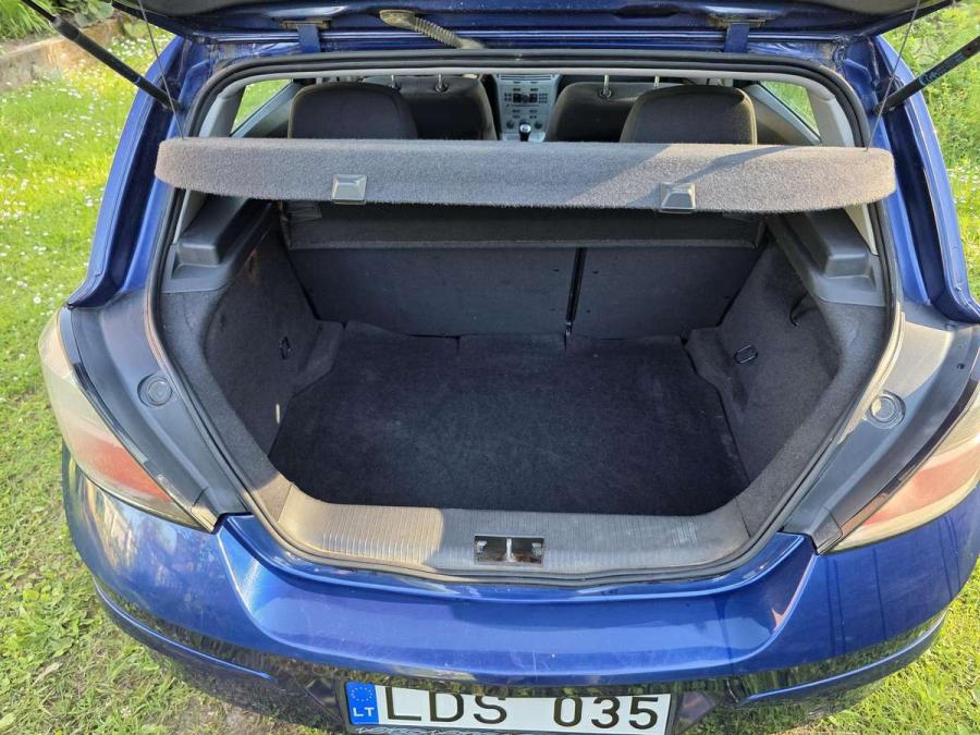 Blue Opel Astra 2009 in Utena, with an engine capacity of 1.36 L and mileage of 192 thousand km for 1100 €, photo 16 on AUTOMOTO.COM.LV