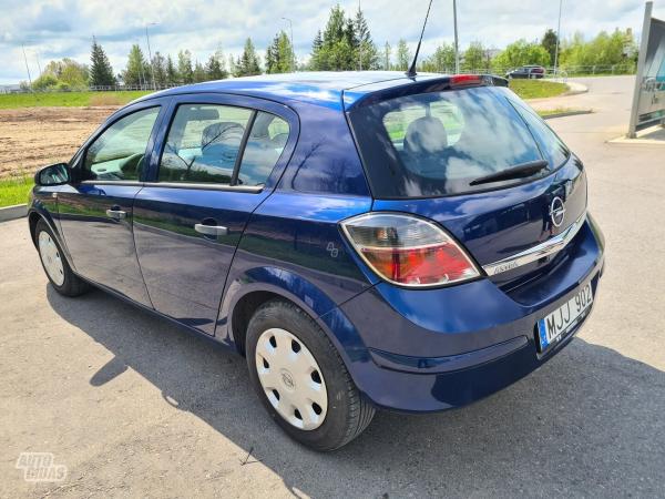 Blue Opel Astra 2009 in Utena, with an engine capacity of 1.40 L and mileage of 199 thousand km for 2700 €, photo 6 on AUTOMOTO.COM.LV