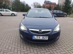Blue Opel Astra 2010 in Vilkaviskis, with an engine capacity of 1.96 L and mileage of 320 thousand km for 2700 €, photo 5 on AUTOMOTO.COM.LV