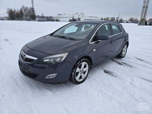 Zils Opel Astra 2010 Marijampole, ar dzinēja tilpumu 1.40 L un nobraukumu 216 tūkst. km par 2750 €, foto  vietnē AUTOMOTO.COM.LV