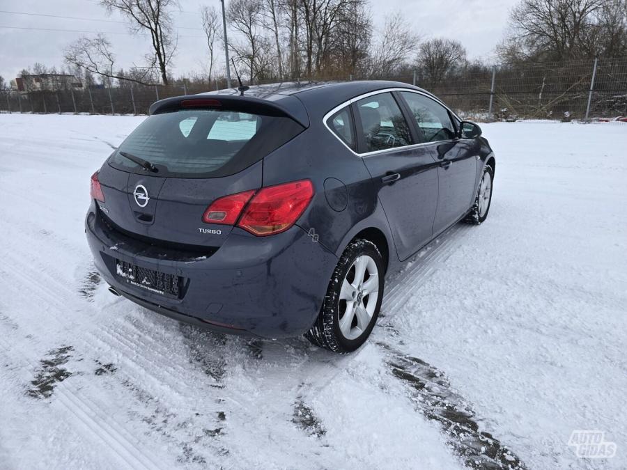 Zils Opel Astra 2010 Marijampole, ar dzinēja tilpumu 1.40 L un nobraukumu 216 tūkst. km par 2750 €, foto 3 vietnē AUTOMOTO.COM.LV