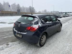 Blue Opel Astra 2010 in Klaipeda, with an engine capacity of 1.69 L and mileage of 275 thousand km for 2050 €, photo 3 on AUTOMOTO.COM.LV